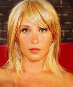 Nikki Elek | Acteur - Doublage Québec